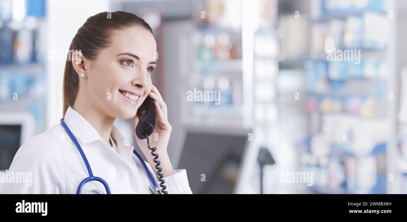 Pharmacy drugstore medical consultant hi-res stock photography and ...