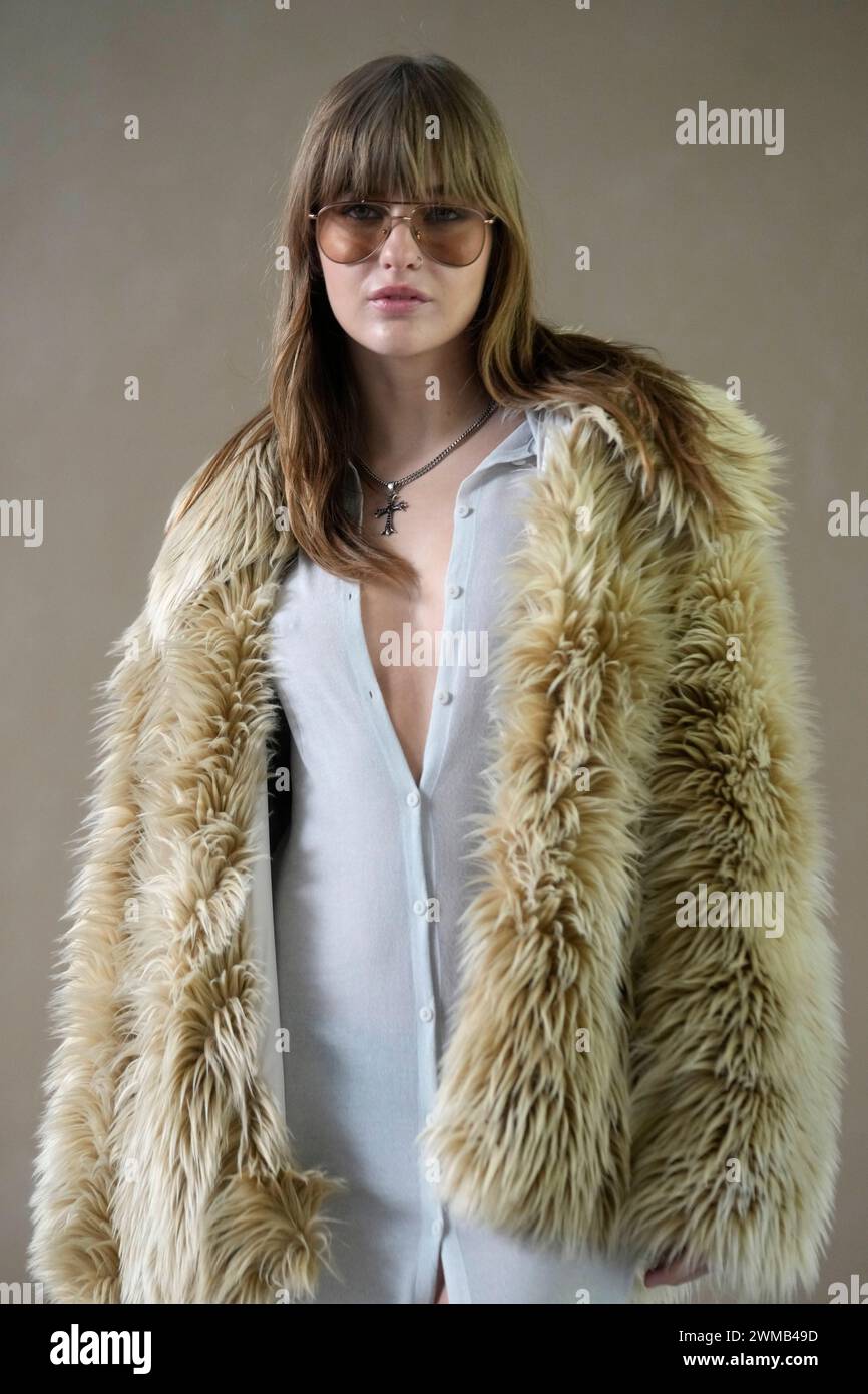 Victoria De Angelis, guitarist of the Italian rock band Maneskin ...