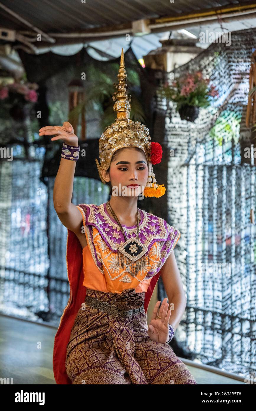 traditional Thai Dance next to the Wat Sothon Wararam Worawihan in the ...