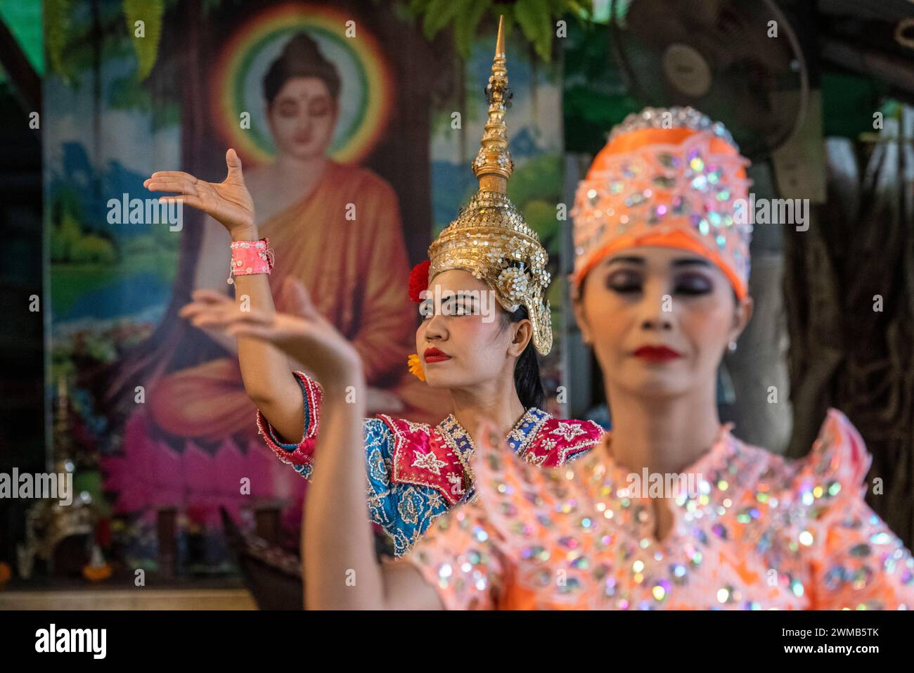 traditional Thai Dance next to the Wat Sothon Wararam Worawihan in the ...