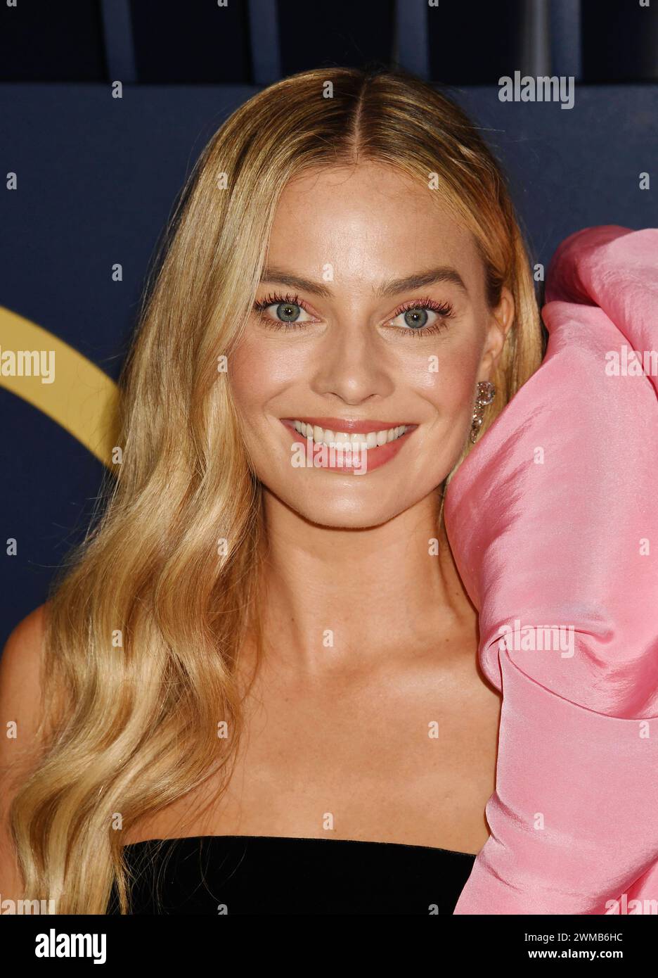 LOS ANGELES, CALIFORNIA - FEBRUARY 24: Margot Robbie attends the 30th ...