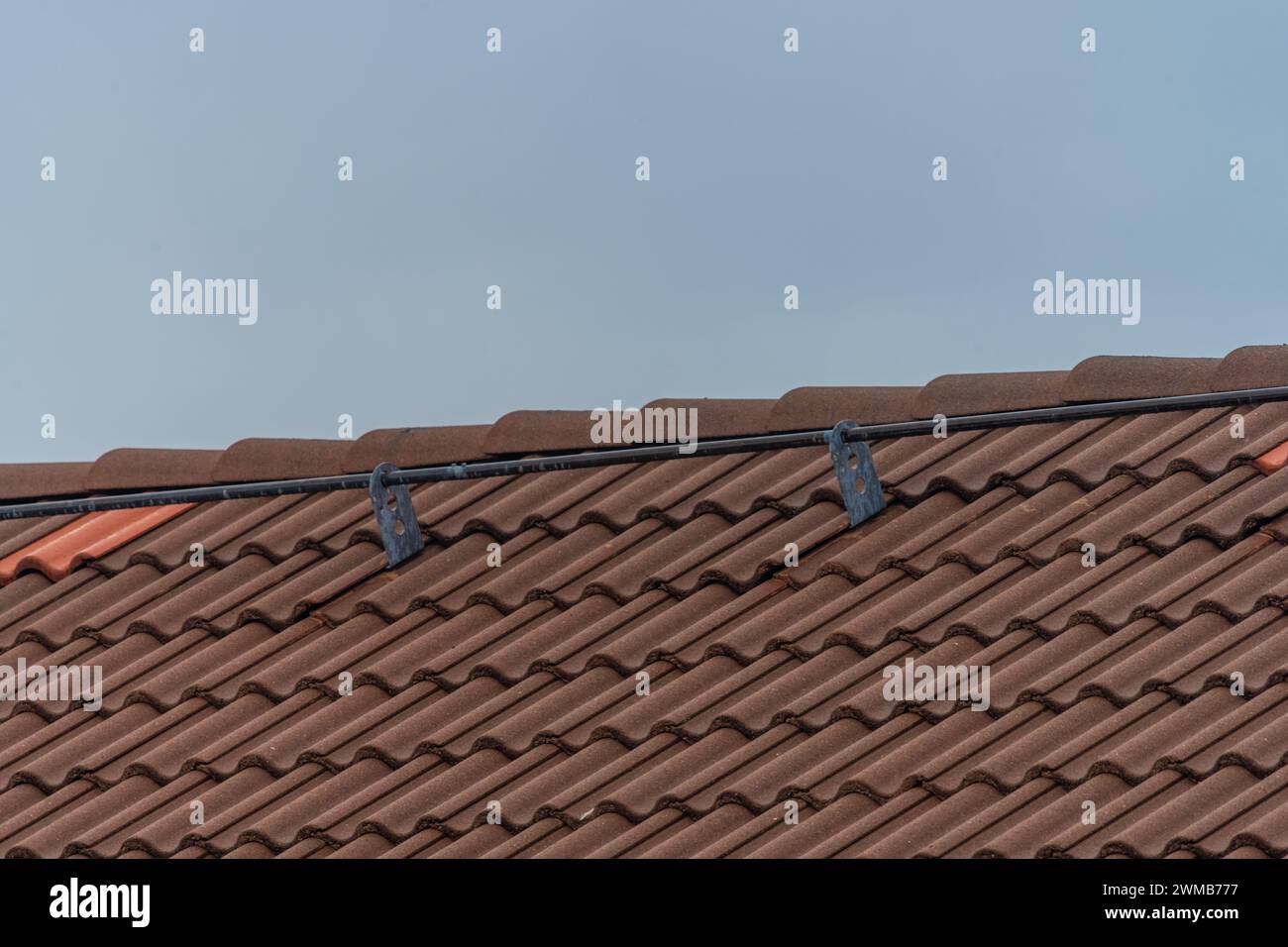 Roof safety rails hi-res stock photography and images - Alamy