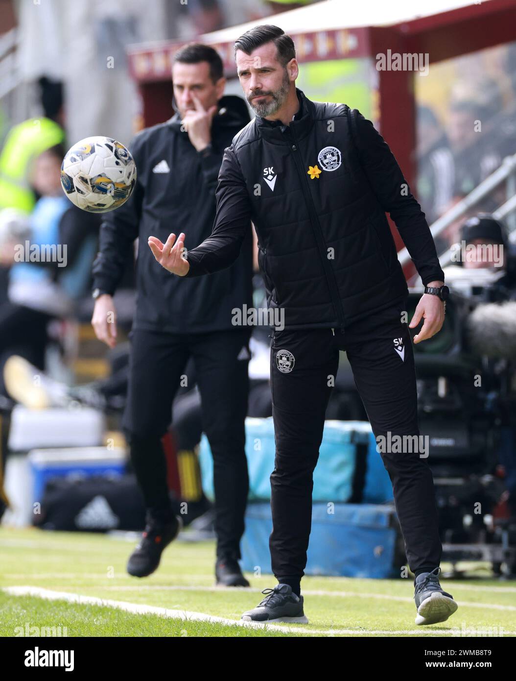 Motherwell manager Stuart Kettlewell during the cinch Premiership match ...