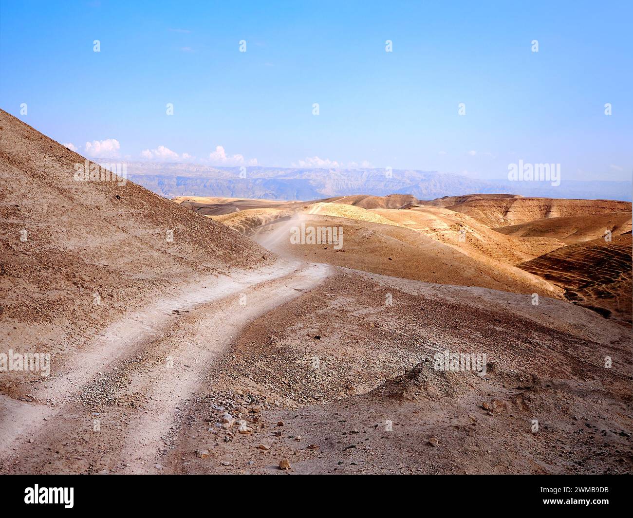 Road desert dead sea hi-res stock photography and images - Alamy