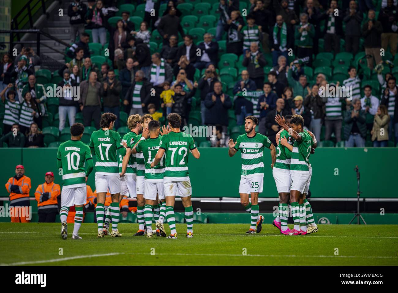 Lisbon, Portugal. 22nd Feb, 2024. Sporting CP team celebrate a goal ...
