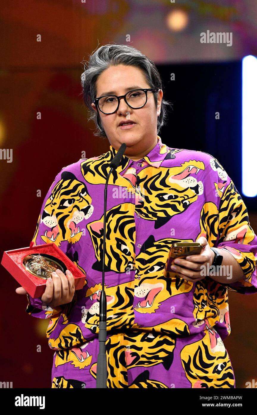 Juliana Rojas mit dem Preis für die beste Regie der Jury von Encounters ...