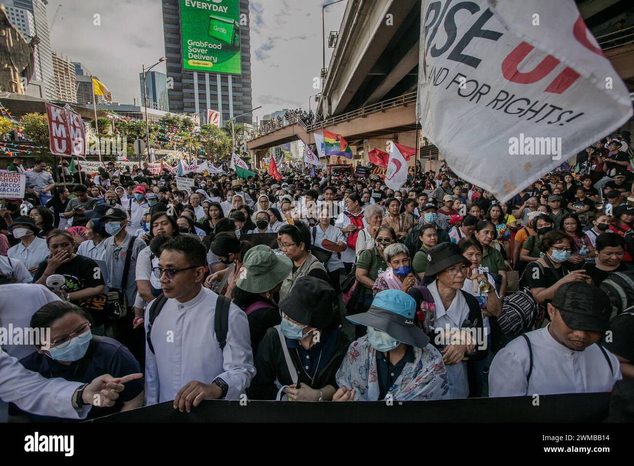 38th edsa people power revolution hi-res stock photography and images ...