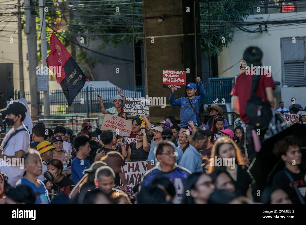 38th edsa people power revolution hi-res stock photography and images ...