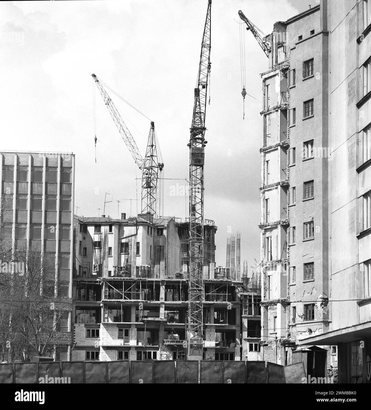 Construction of apartment buildings in Bucharest, Socialist Republic of Romania, approx. 1978 ...