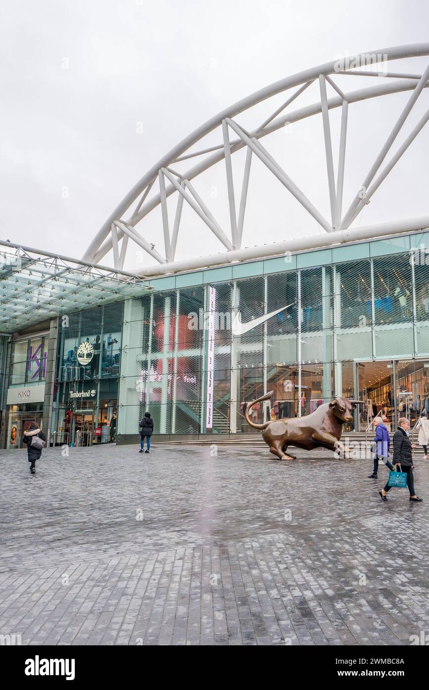 Shoppers passing the iconic Birmingham bullring shopping centre on a ...