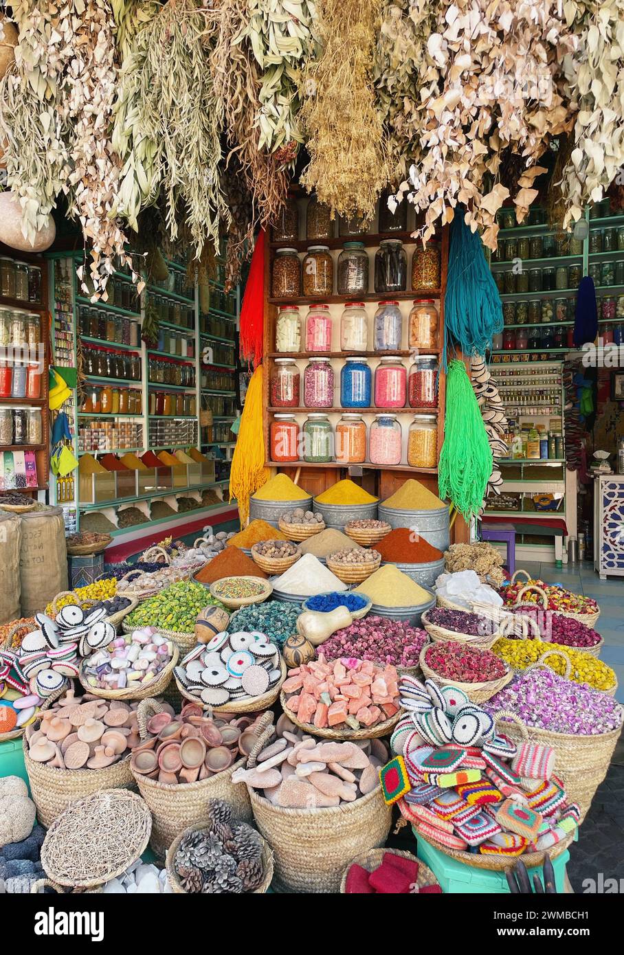 Herbs spices in shop hi-res stock photography and images - Alamy