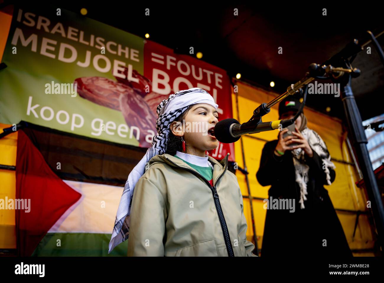 ROTTERDAM - A child speaks during the Hands off Rafah protest event ...