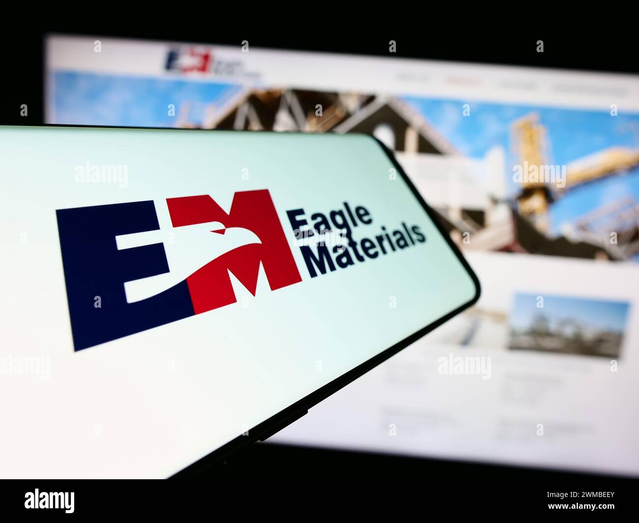 Eagle Materials Logo
