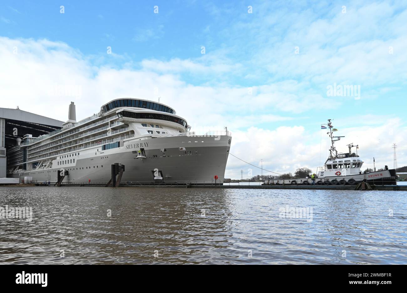 Silver ray silversea cruise ship hi-res stock photography and images ...
