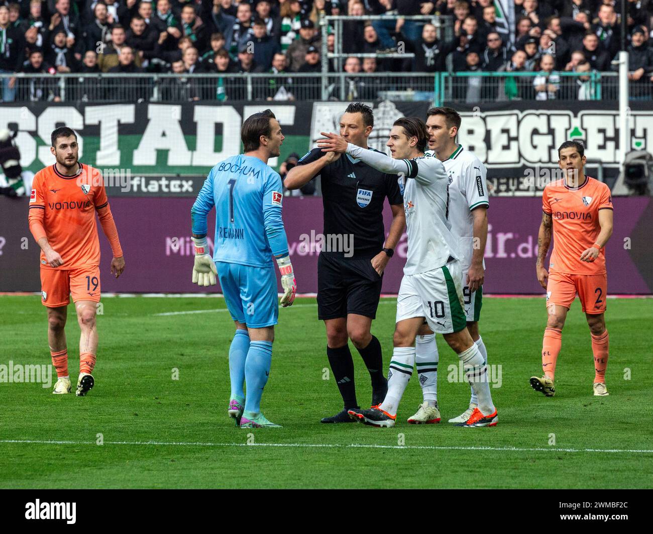 sports, football, Bundesliga, 2023/2024, Borussia Moenchengladbach vs ...