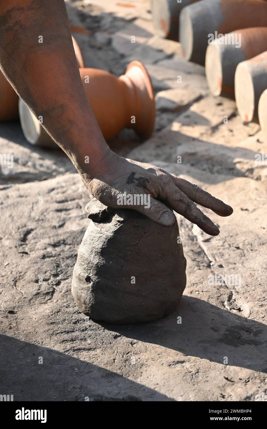 Pot vase square clay hi-res stock photography and images - Alamy