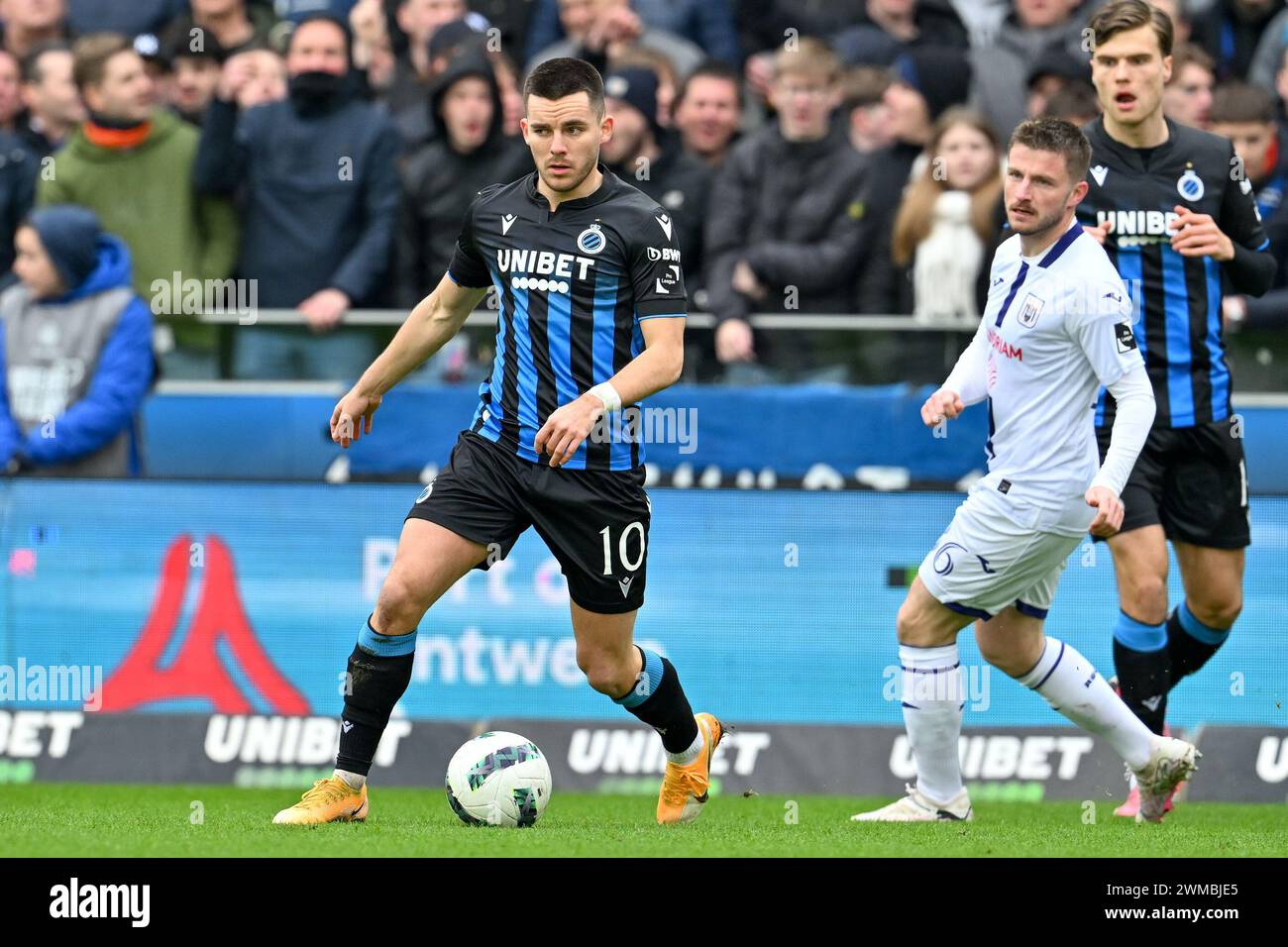 Hugo Vetlesen (10) of Club Brugge pictured during the Jupiler Pro ...