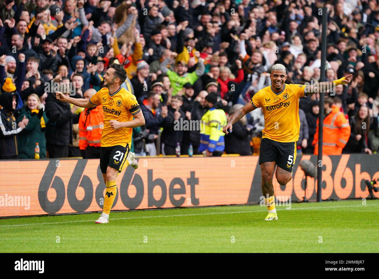 Wolverhampton, UK. 25th Feb, 2024. Pablo Sarabia of Wolverhampton ...