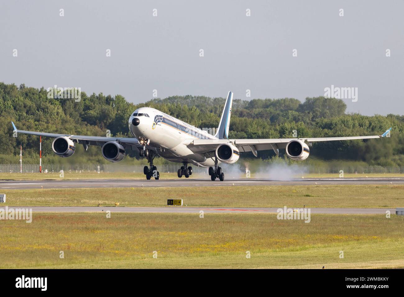 Der Airbus A340-541 A345 der Royal Thai Air Force mit der Registrierung HS-TYV MSN: 0698 landet ...