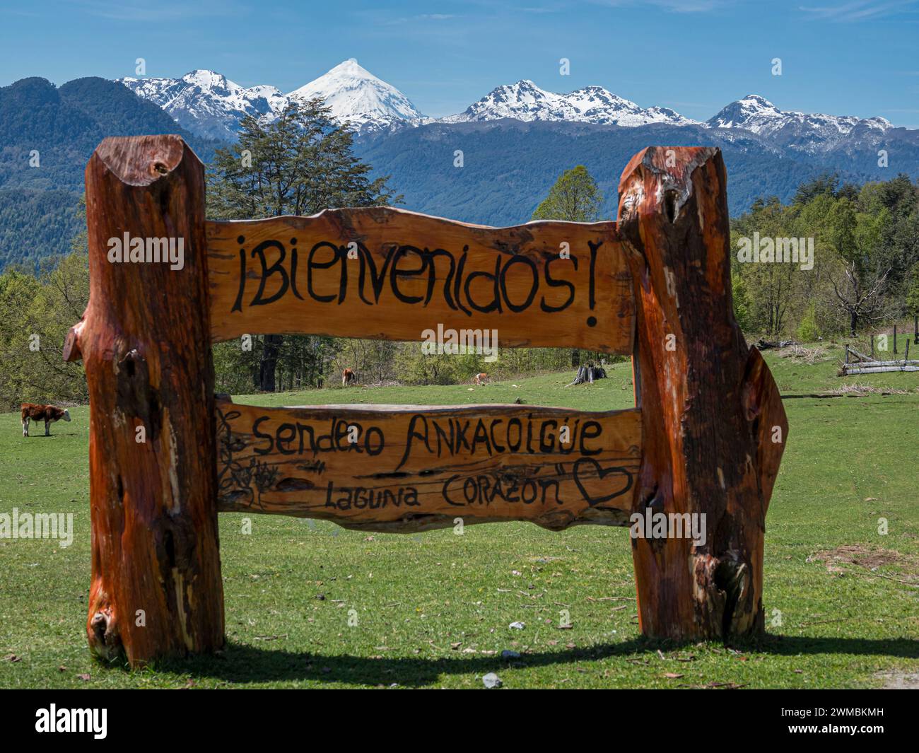 Large wooden welcome sign at the Laguna Corazon, parking lot at trail ...