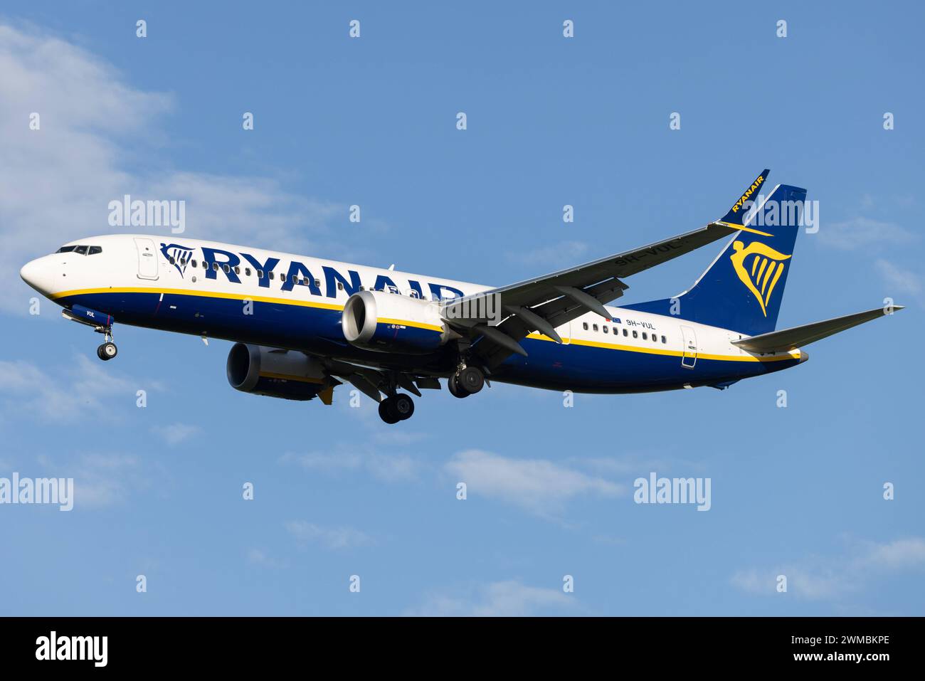 Ryanair boeing 737 max 8 200 aircraft hi-res stock photography and ...