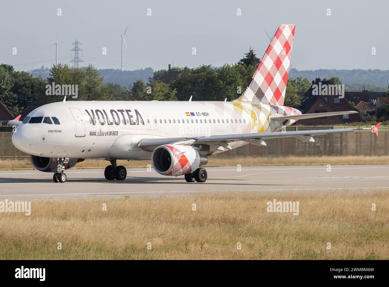 Der Airbus A319-111 A319 der Fluglinie Volotea V7 / VOE mit der ...