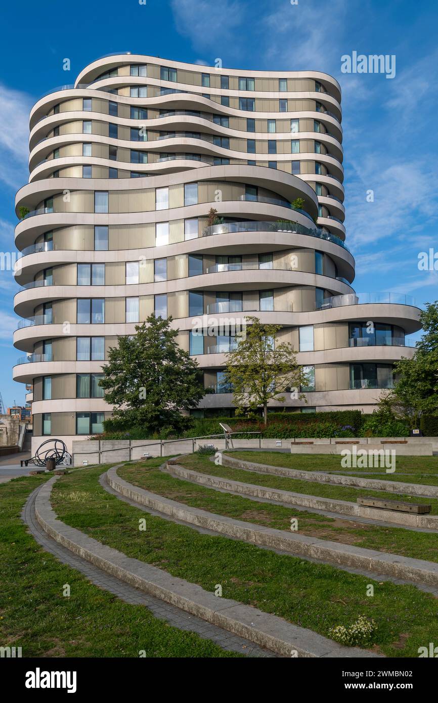 Riverwalk, (2015) south end of Vauxhall Bridge, London, apartment ...