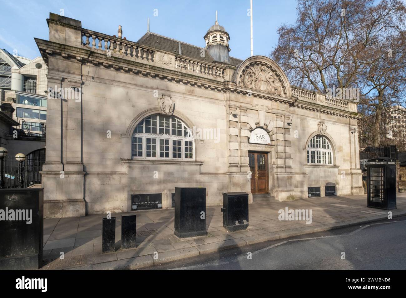 Hungerford house hi-res stock photography and images - Alamy