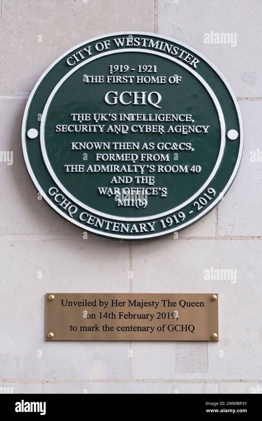 Plaque denoting the location of the first offices of GCHQ at York Gate ...