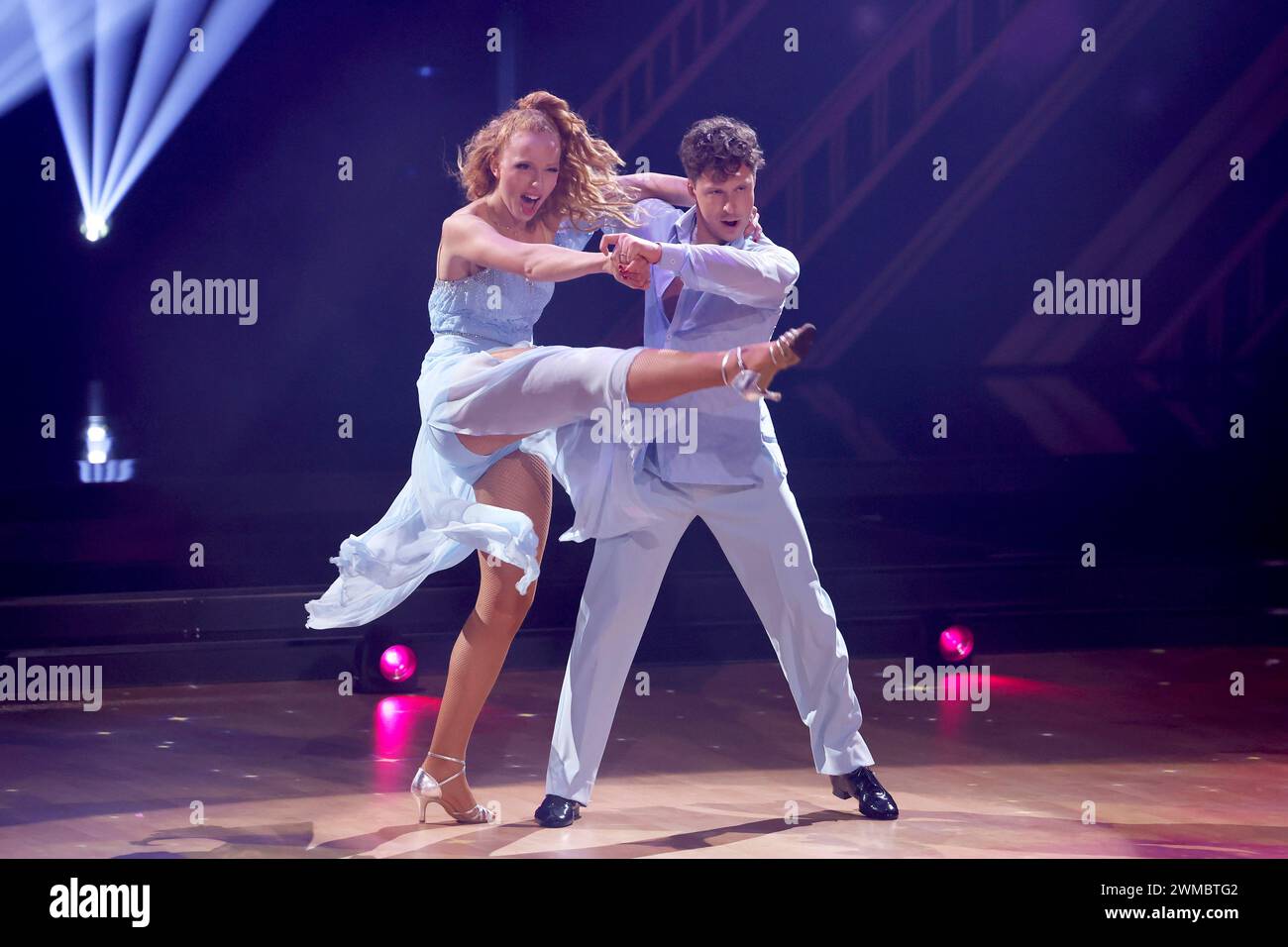 Model Anna Ermakova und Tänzer Valentin Lusin bei der 17. Staffel der ...