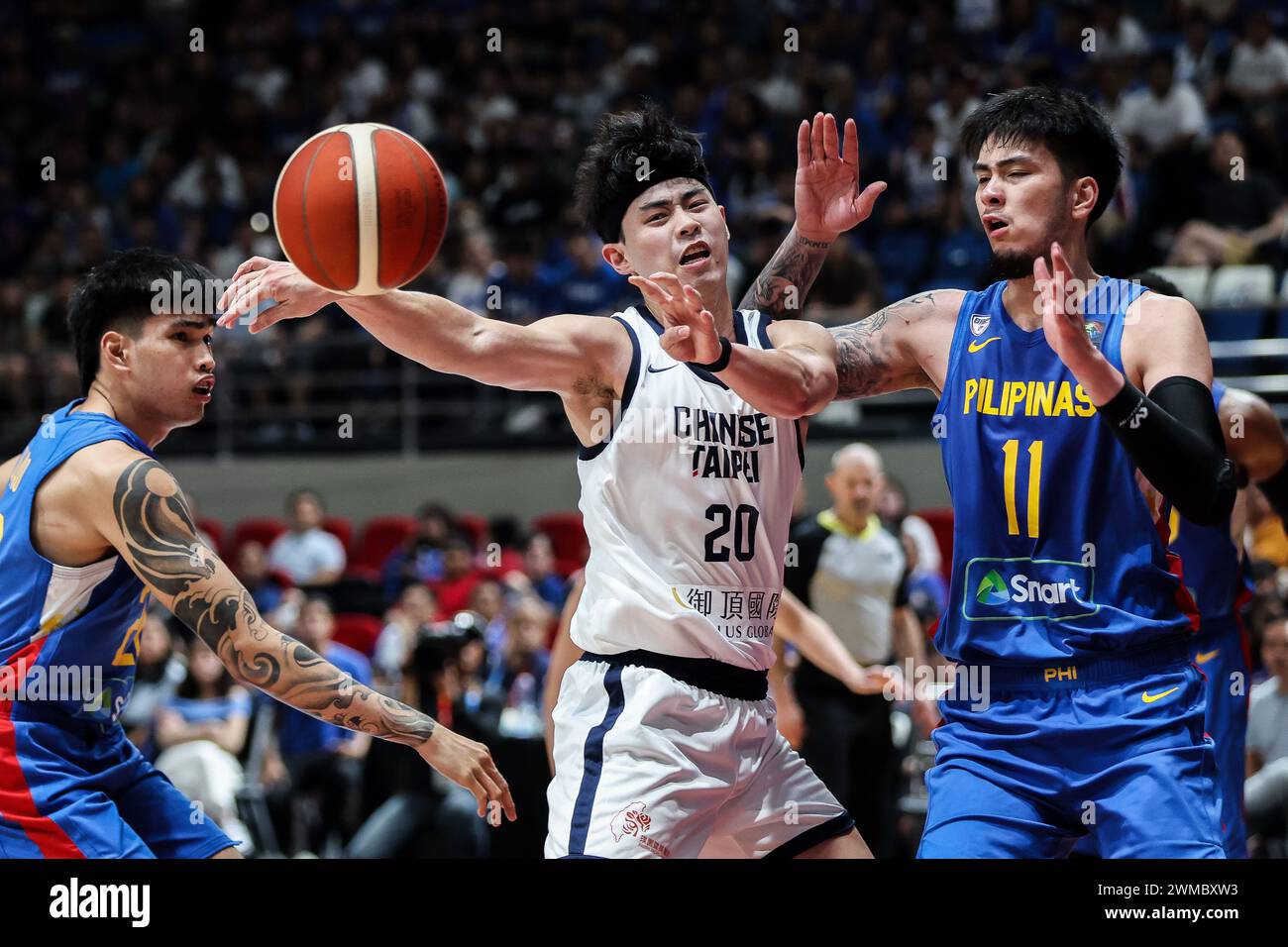 Pasig City, Philippines. 25th Feb, 2024. Lin Sin-Kuan (C) of Chinese ...