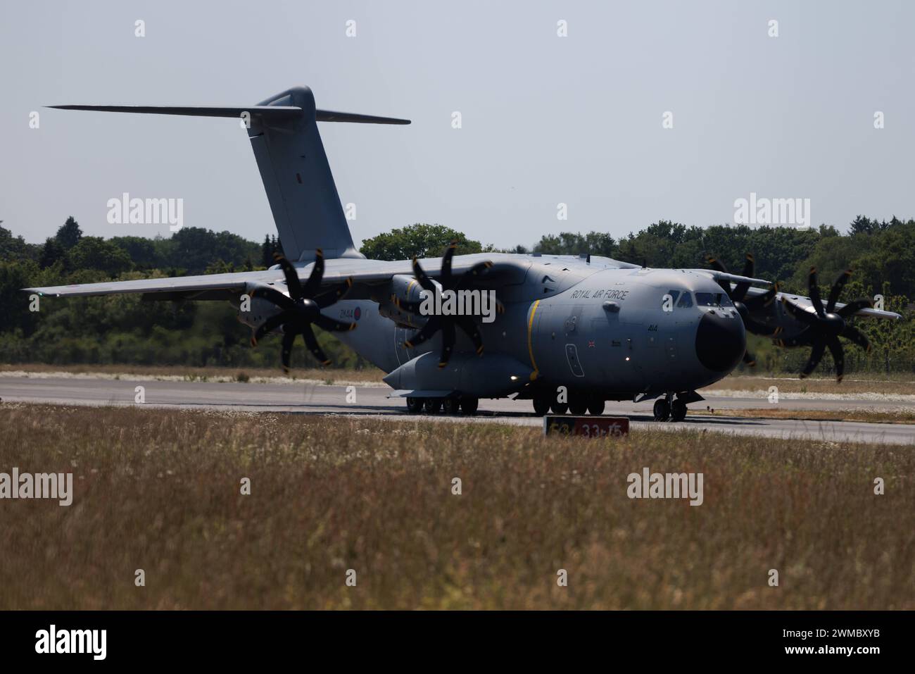 Flugzeug airbus a400m atlas hi-res stock photography and images - Alamy