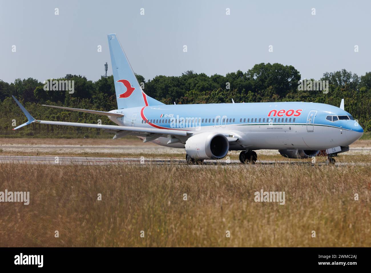 Die Boeing 737 MAX 8 B38M der Fluglinie Neos NO / NOS mit der ...