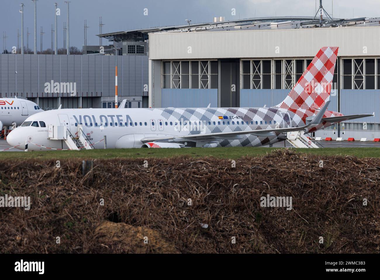Volotea 10 years hi-res stock photography and images - Alamy