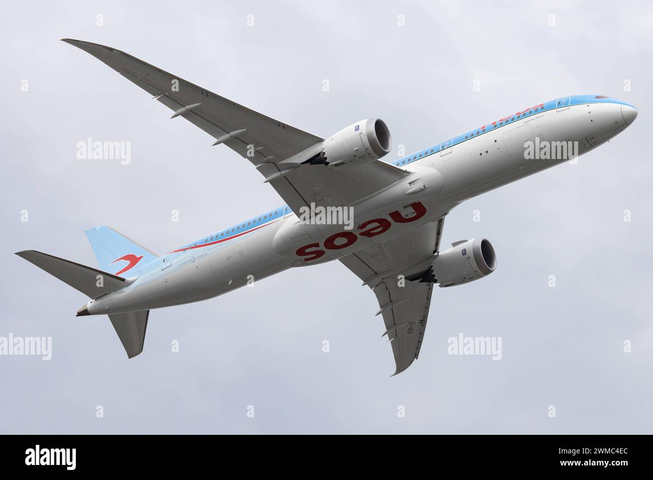 Die Boeing 787-9 Dreamliner B789 der Fluglinie Neos NO / NOS mit der ...
