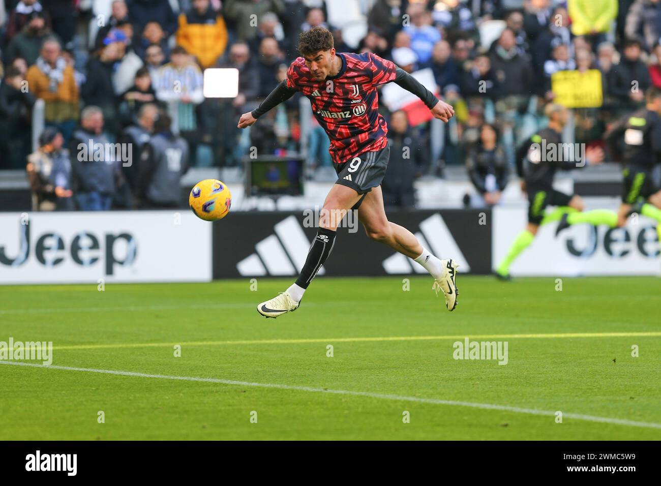 Dušan vlahovic goal hi-res stock photography and images - Alamy