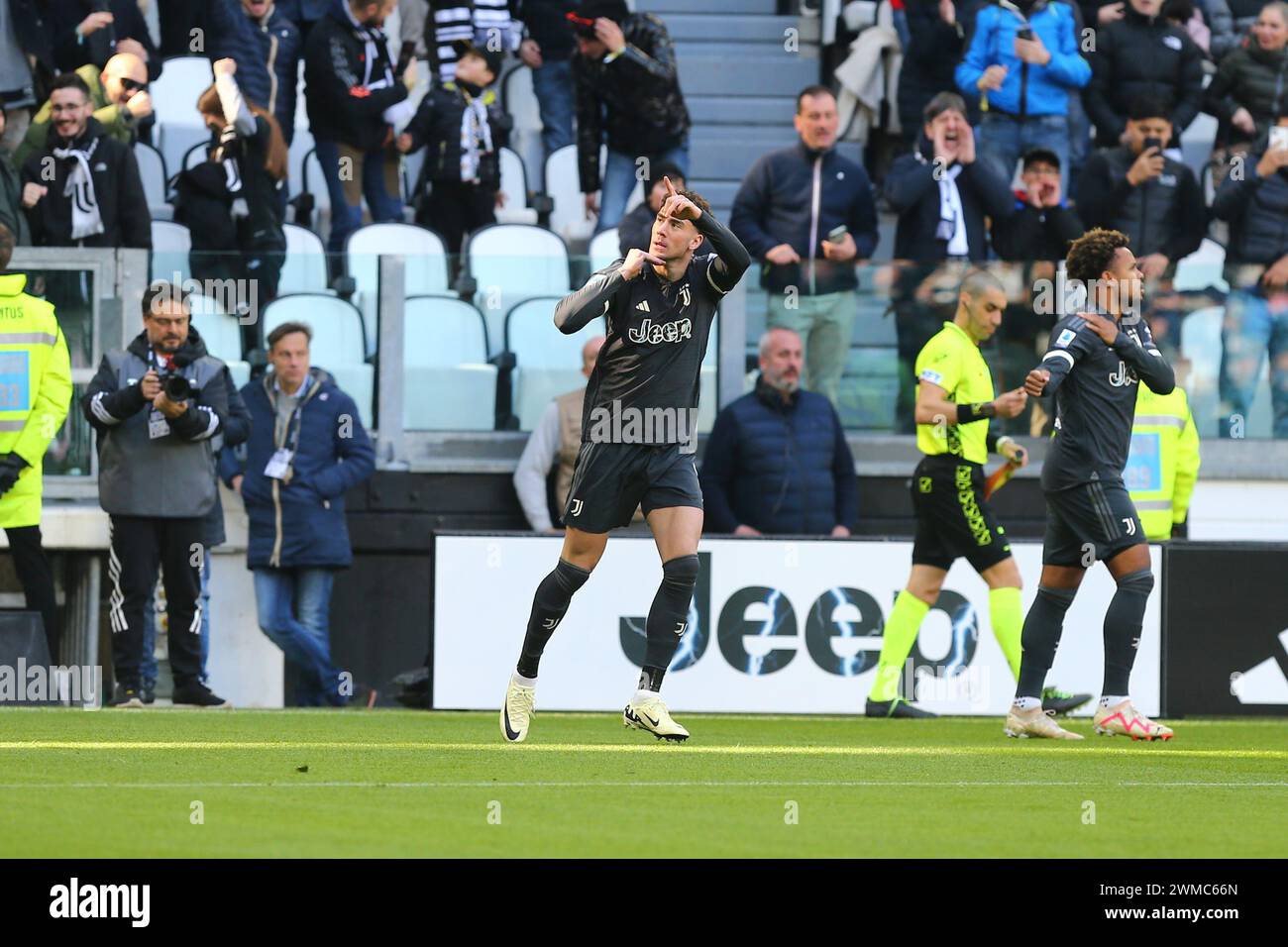 Dušan vlahovic goal hi-res stock photography and images - Alamy