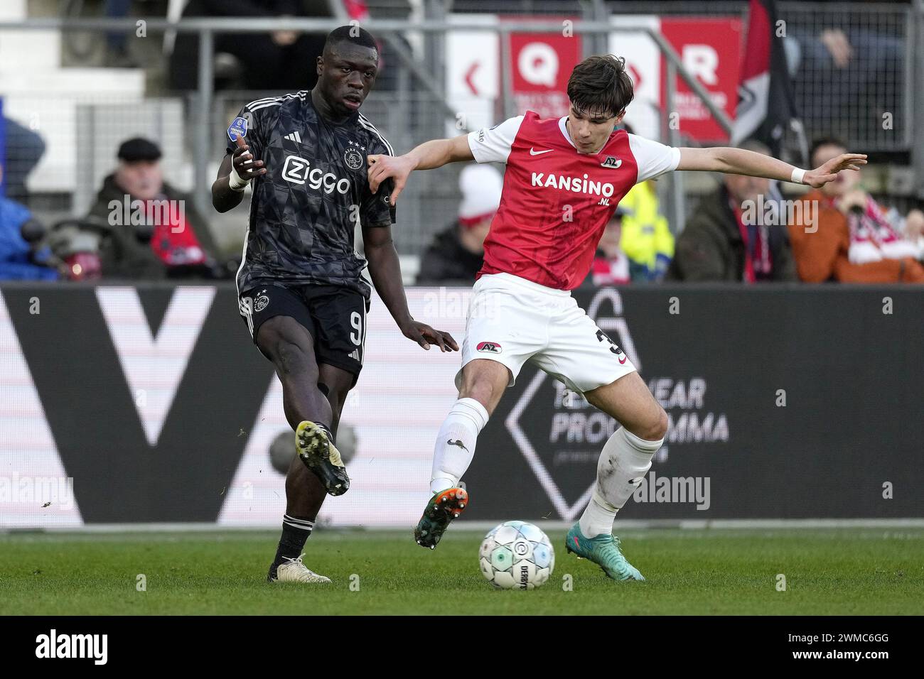 ALKMAAR - (l-r) Brian Brobbey of Ajax, Wouter Goes of AZ Alkmaar during ...