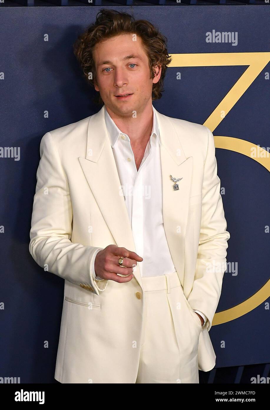 Photo of jeremy allen white hi-res stock photography and images - Alamy