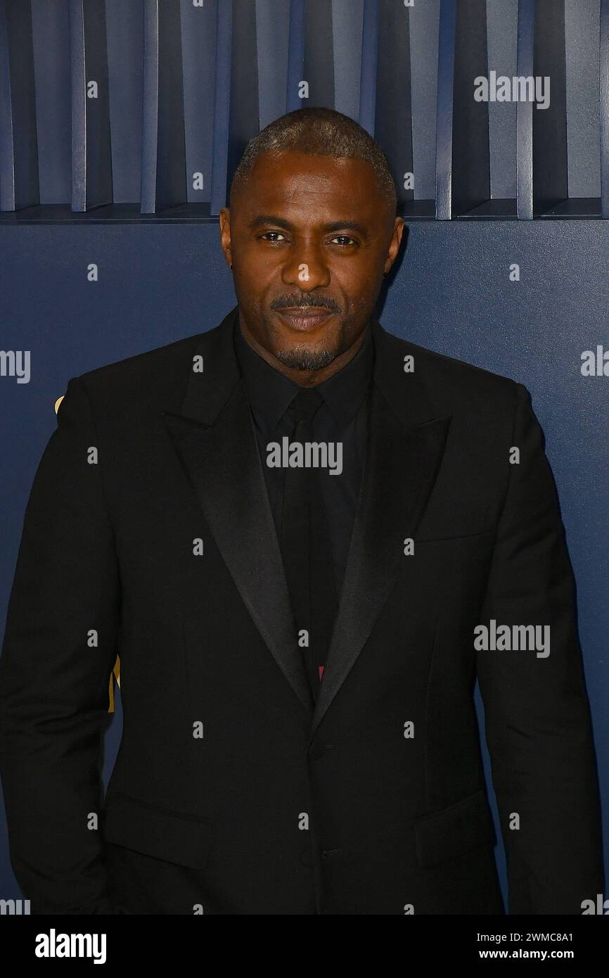 Idris Elba attends the 30th Annual Screen Actors Guild Awards at Shrine ...