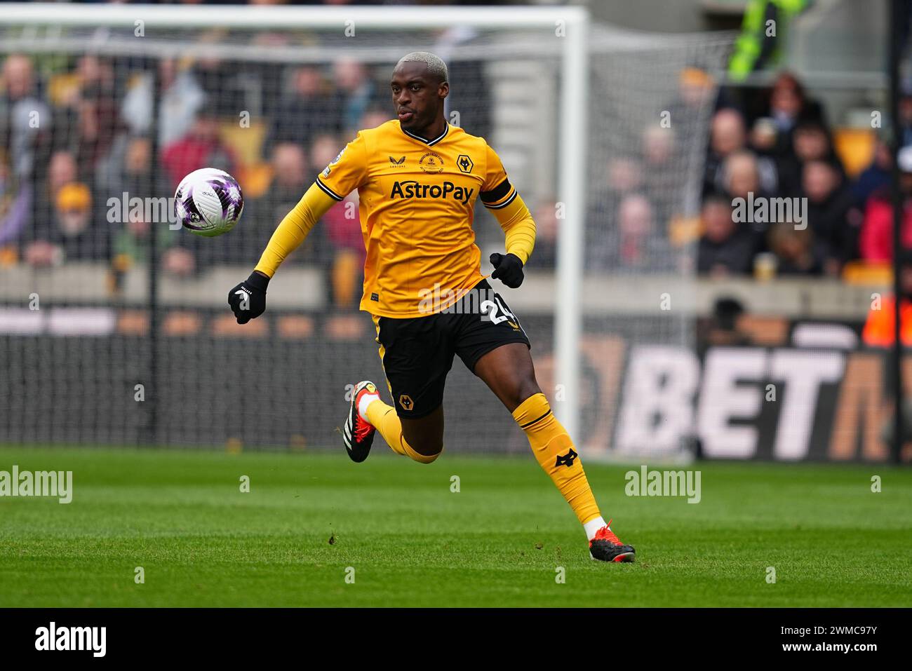 Wolverhampton, UK. 25th Feb, 2024. Toti of Wolverhampton Wanderers in ...