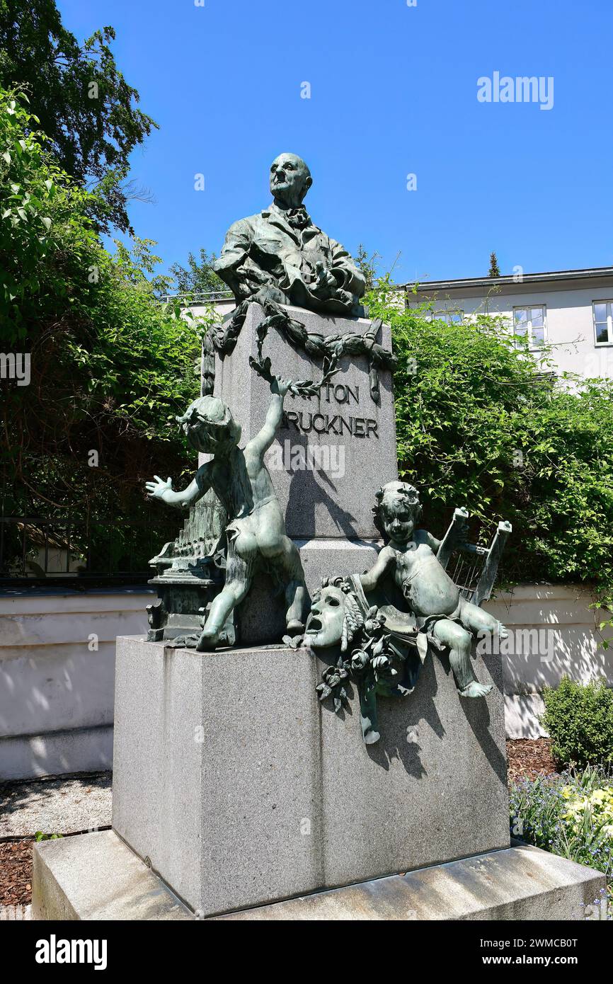 Statue of anton bruckner hi-res stock photography and images - Alamy