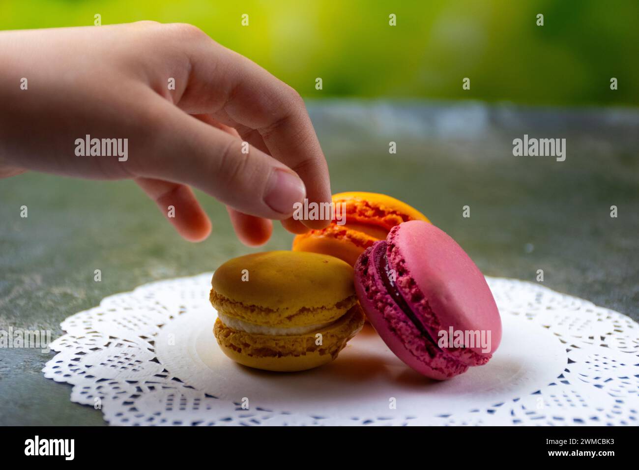 Macaron filling hi-res stock photography and images - Alamy