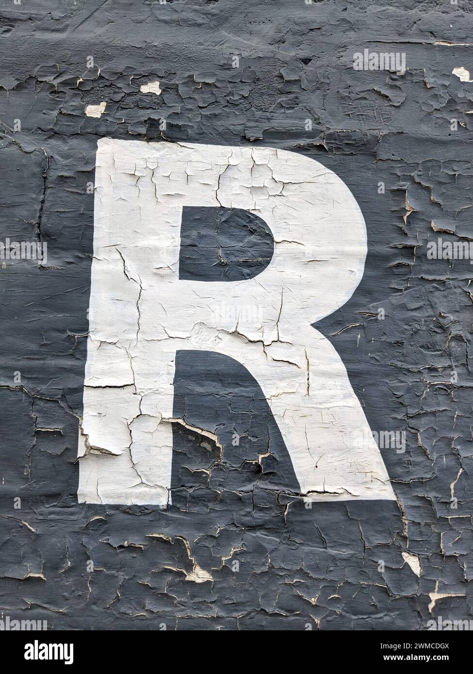 Graffiti alphabet letter r hi-res stock photography and images - Alamy