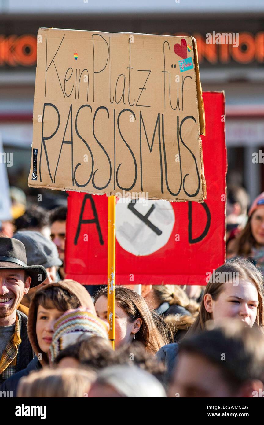 Demonstration unter dem Motto Wir sind die Brandmauer gegen die AfD und ...