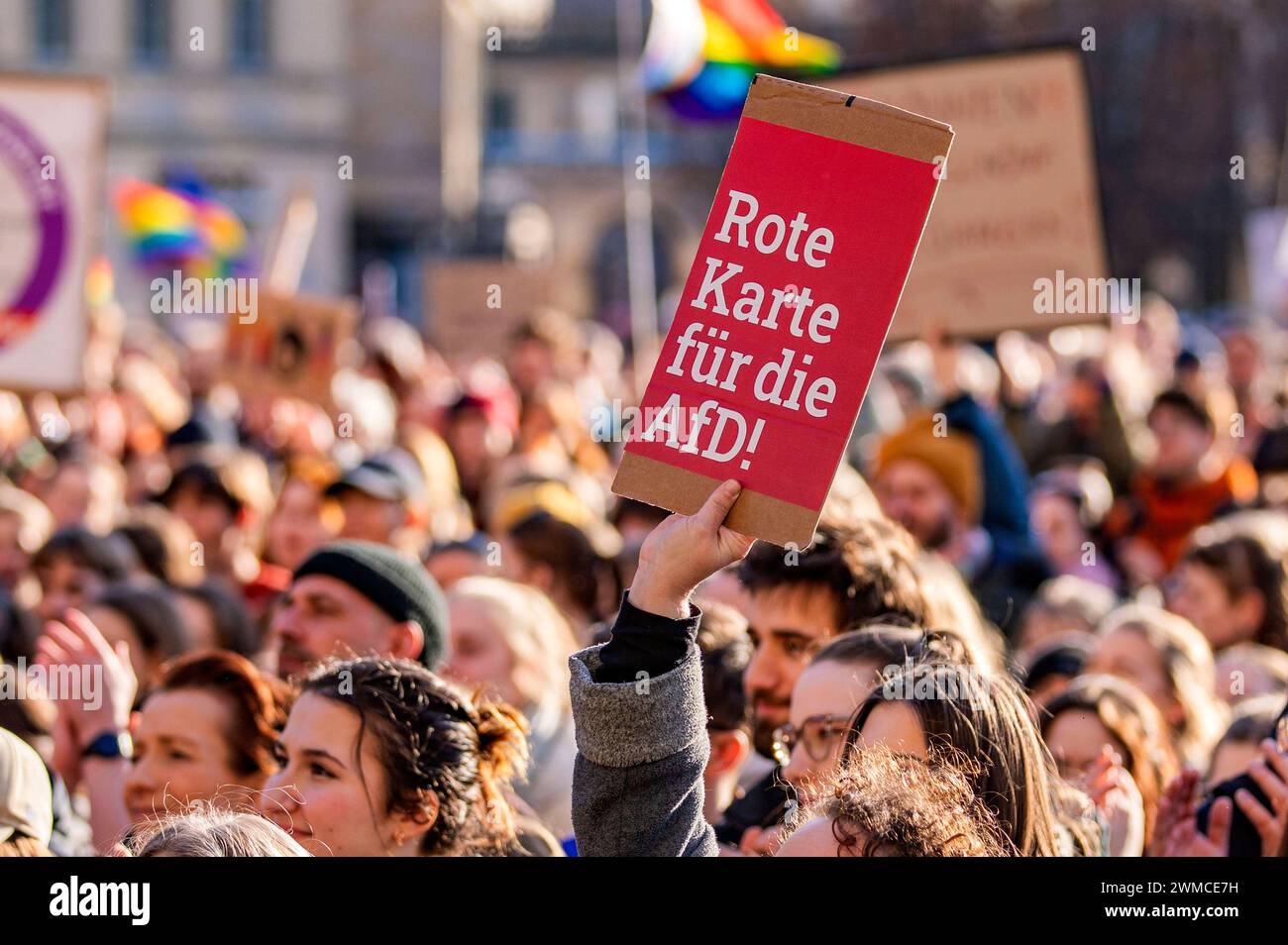Demonstration unter dem Motto Wir sind die Brandmauer gegen die AfD und ...