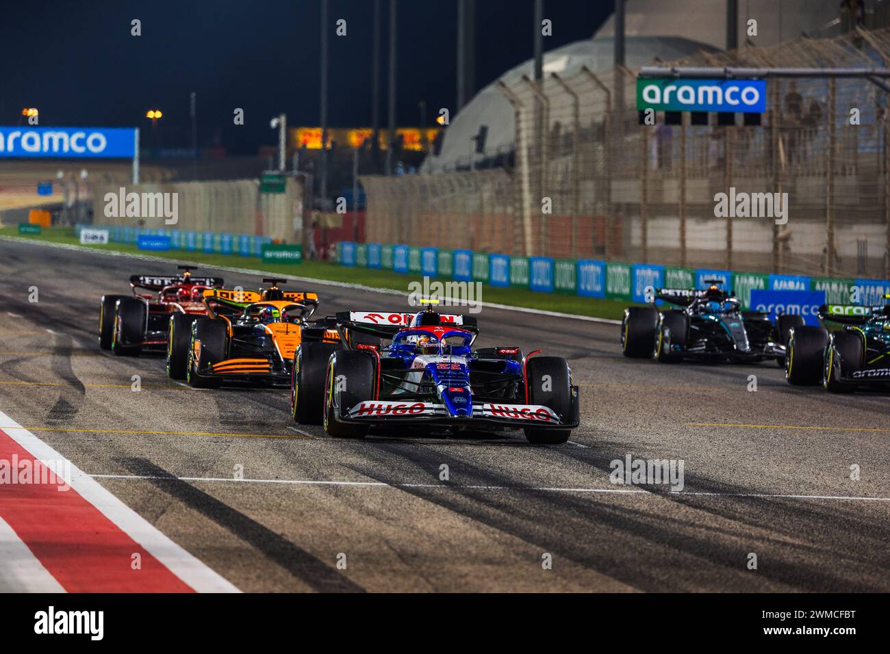 MANAMA, BAHRAIN, Bahrain International Circuit, 23.Feb.2024: Yuki Tsunoda, Oscar Piastri ...