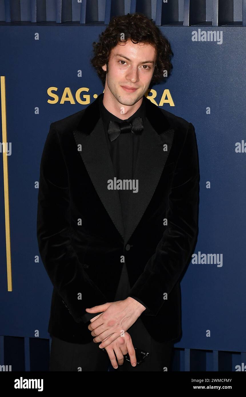 Dominic Sessa attends the 30th Annual Screen Actors Guild Awards at ...
