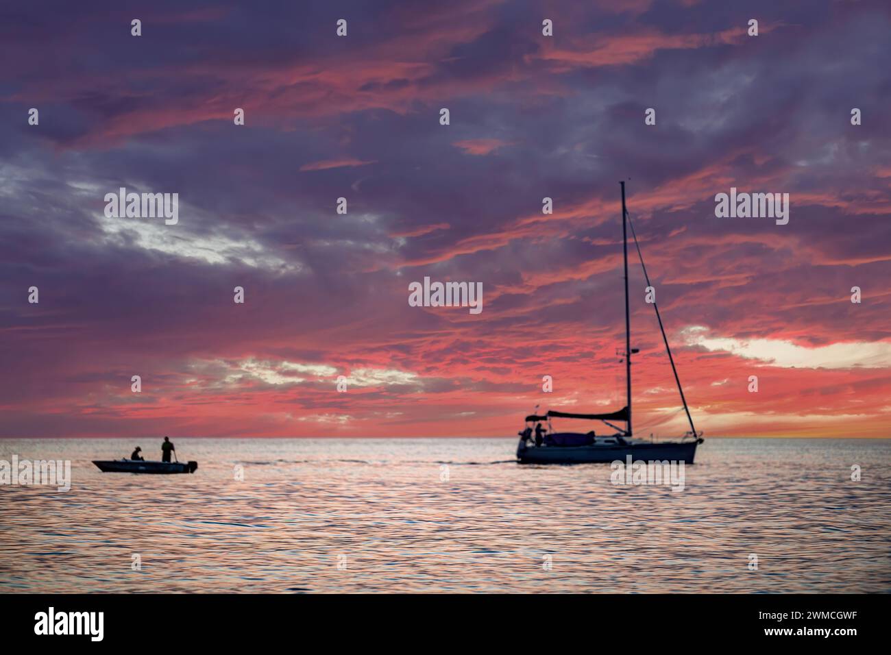 Sailing home hi-res stock photography and images - Alamy