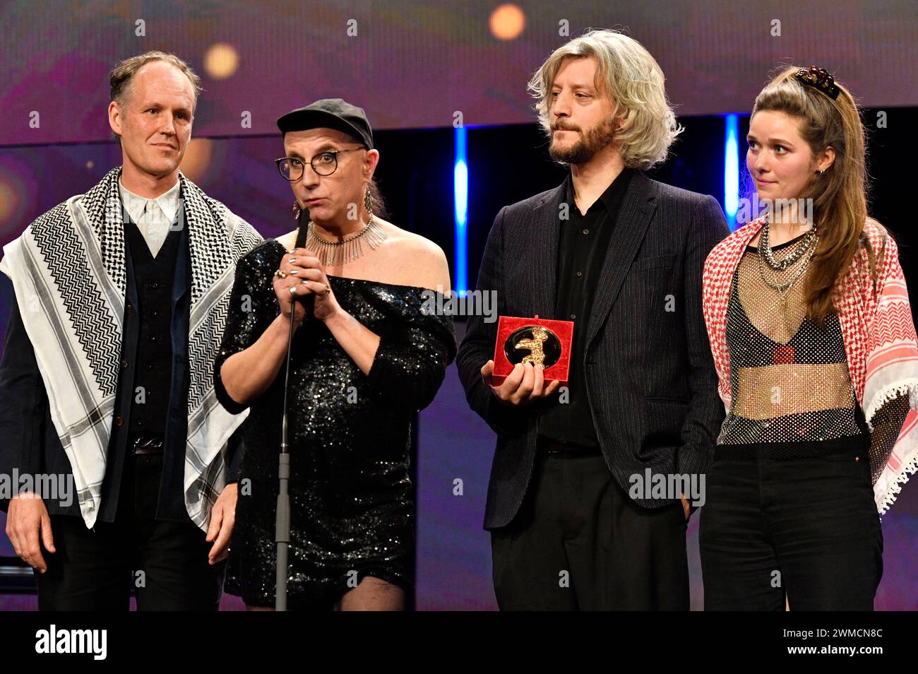 Ben Russell, Jay Jordan, Guillaume Cailleau und Servan Decle mit dem ...